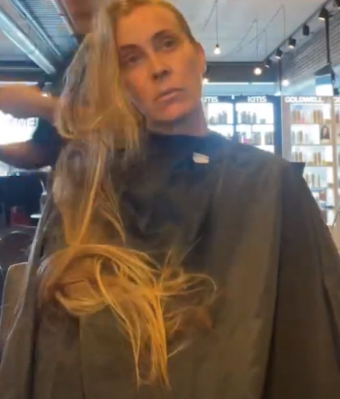 Anouk laat haar kort scheren voor gemillimeterde look | Showbizz | hln.be
