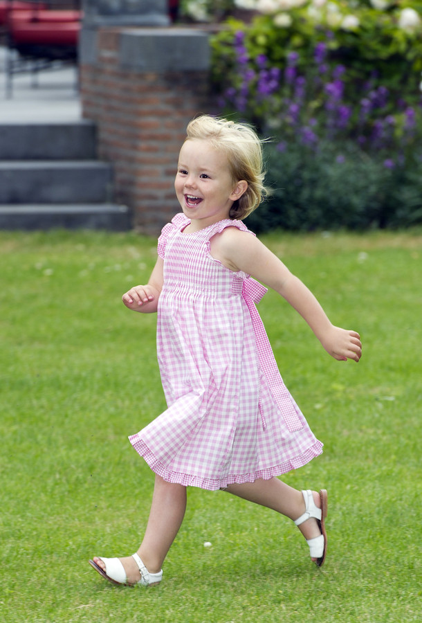 Prinses Ariane wordt 17 jaar: de jongste dochter van koning Willem ...