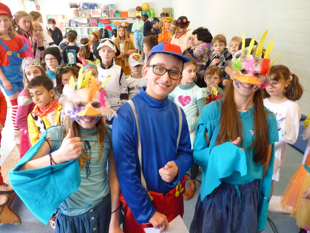 Robots, Edelhert, Radijsje en Cycloop: The Masked Singer was in heel ...