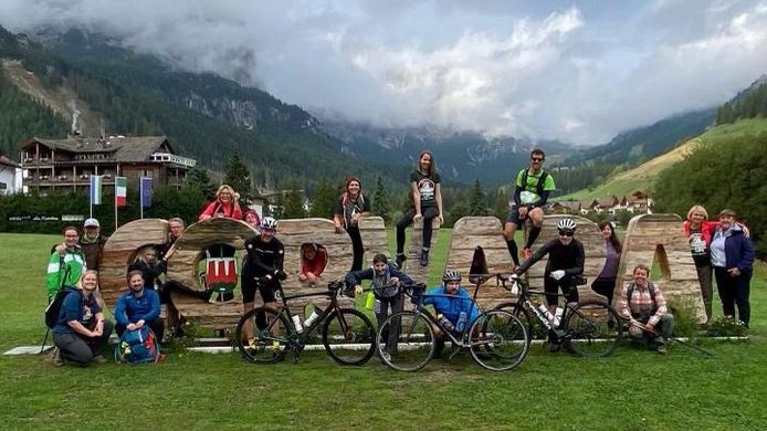 Medewerkers AZ Jan Palfijn bedwingen de Dolomieten voor het goede doel ...