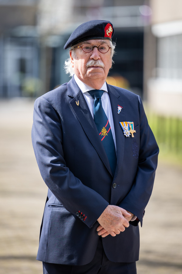 Veteraan Peter Walter (81) uit Raalte staat donderdag op de Dam: ‘Een ...