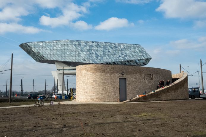 Nieuw tractiestation naast Havenhuis is klaar | Antwerpen | hln.be