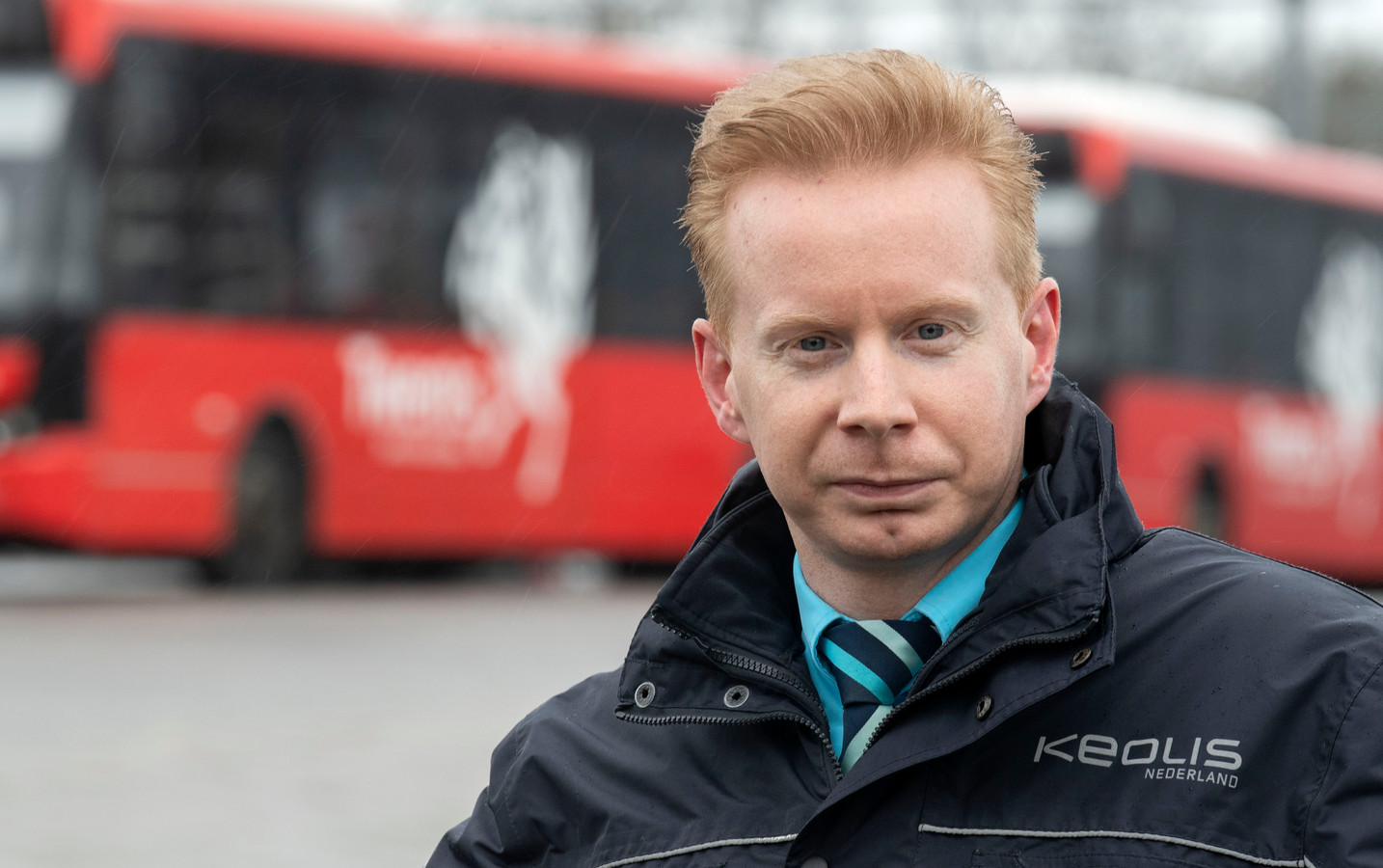 Dennis uit Enschede leeft zijn jongensdroom, maar de buschauffeur gaat ... Dennis uit Enschede leeft zijn jongensdroom, maar de buschauffeur gaat ...