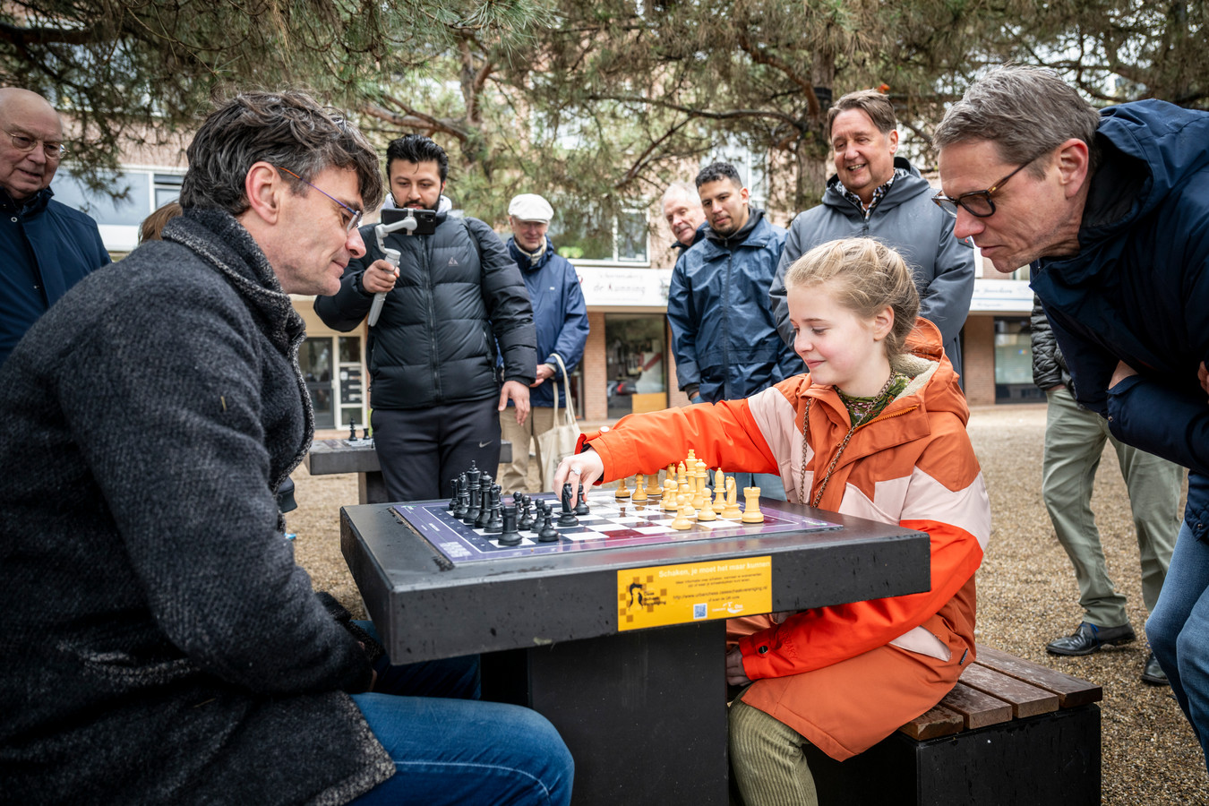 Jeugdburgemeester dwingt remise af tegen schaakgrootmeester bij opening ...