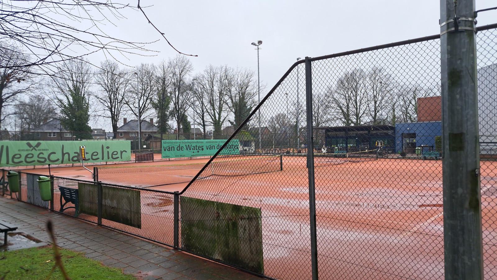 Tennisclub Lunteren hoopt op groen licht voor drie padelbanen: ‘Als ...