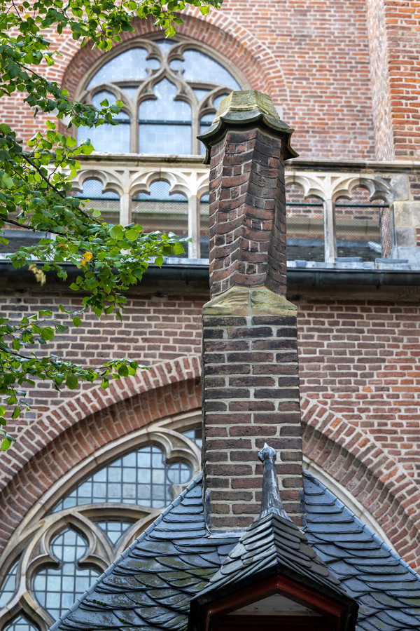 Eusebiuskerk jubelt bij ontdekking wachtkamer voor de armen van ...