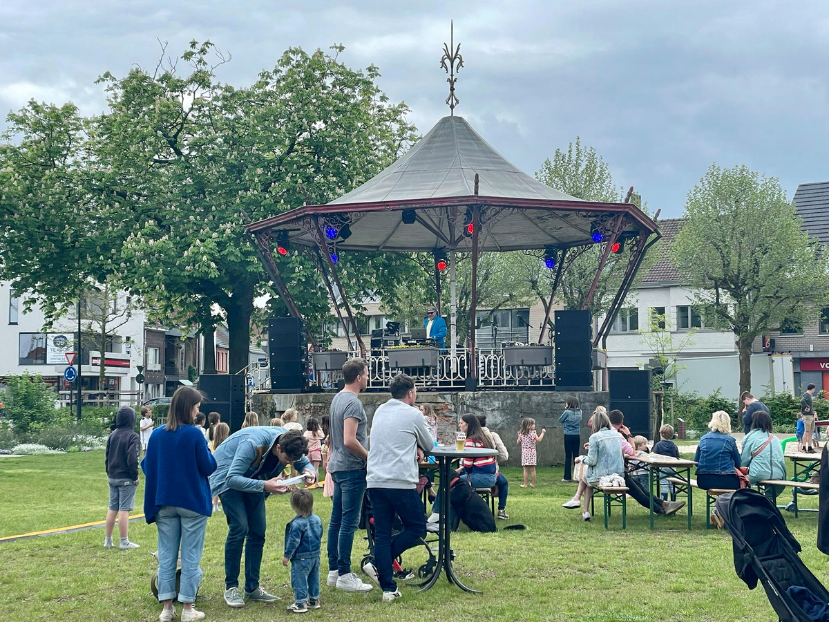 Oostakker alweer aan het feesten: eerste verjaardag van het vernieuwde ...