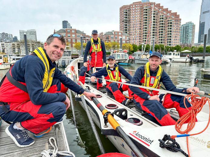 Roeiers beëindigen noodgedwongen tocht van New York naar Rotterdam ...