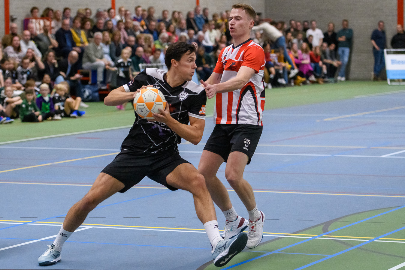 International Bo Oppe zorgt voor unicum bij KCC: ‘Ik train nu met beste ...