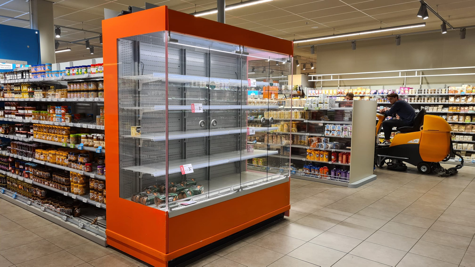 Pijnlijk lege schappen bij Albert Heijn: steeds meer boodschappen raken ...