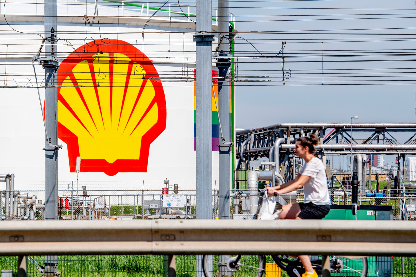 Shell stelt doel: uitstoot bedrijf moet in 2030 met 50 procent zijn ...