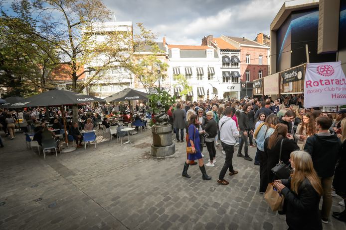 Hasselt bruist weer, met dank aan de Jeneverfeesten: “Drummen rond het Jenevermanneke zal voor ...
