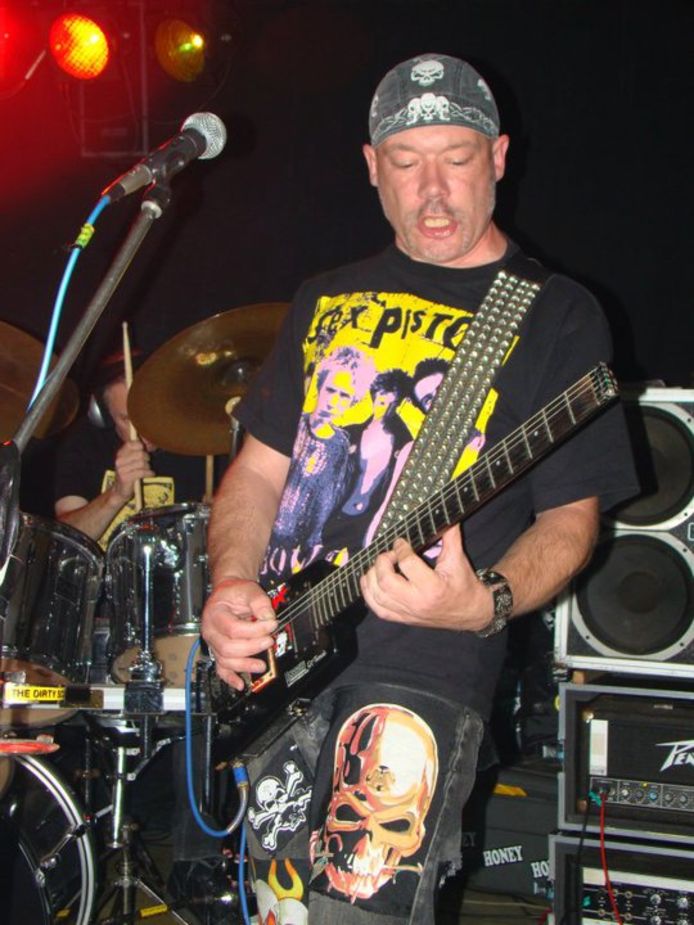 Dirty Scums vieren veertigste verjaardag met nieuwe plaat en optredens ...