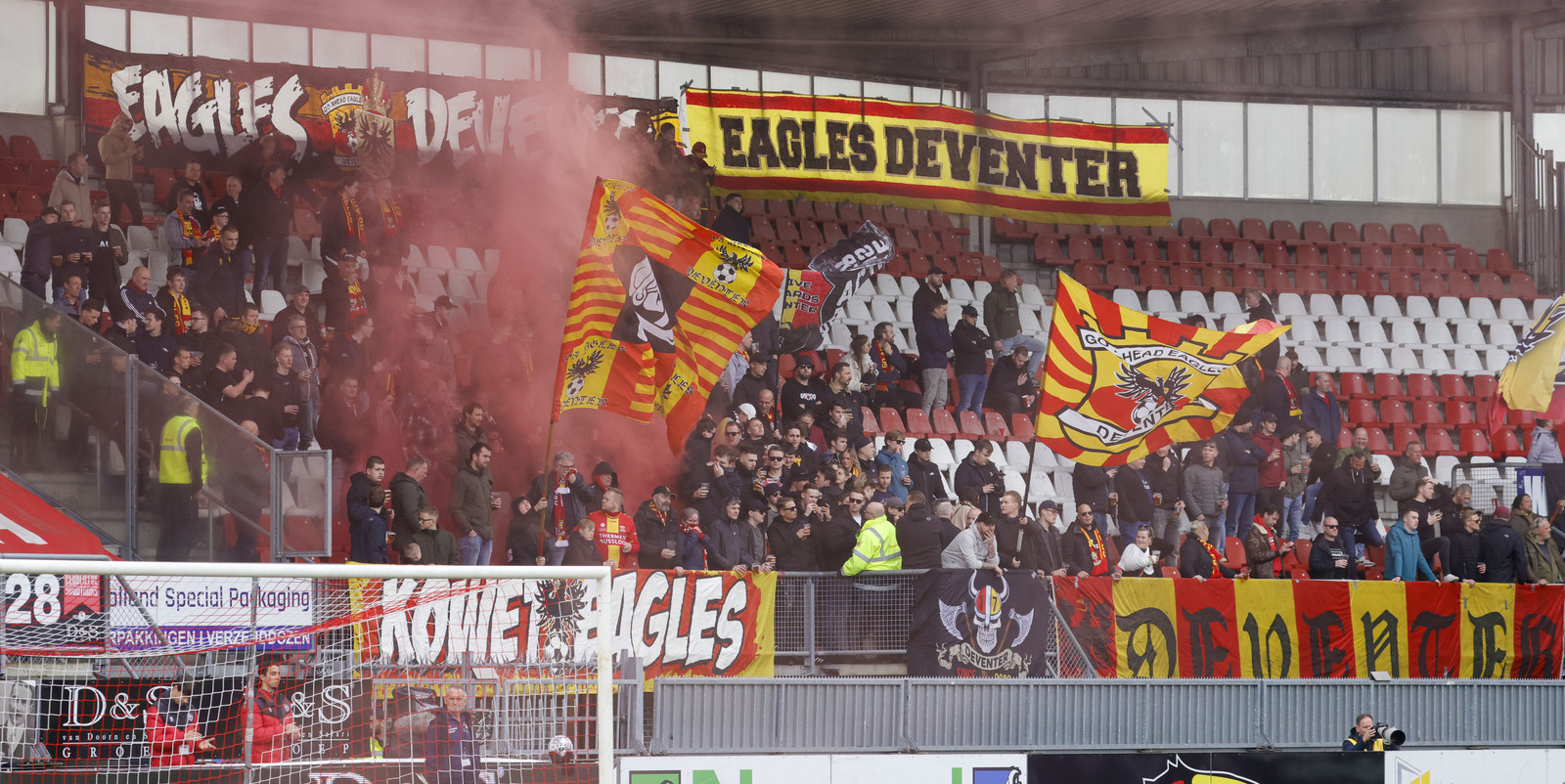 Definitief geen supporters van GA Eagles in uitvak Cambuur, directie solidair met fans | Foto ...