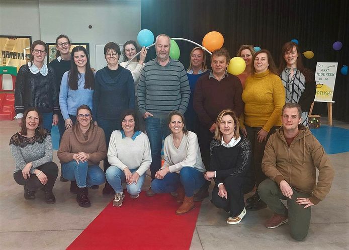 De Ark neemt afscheid van meester Patrick | Roeselare | hln.be