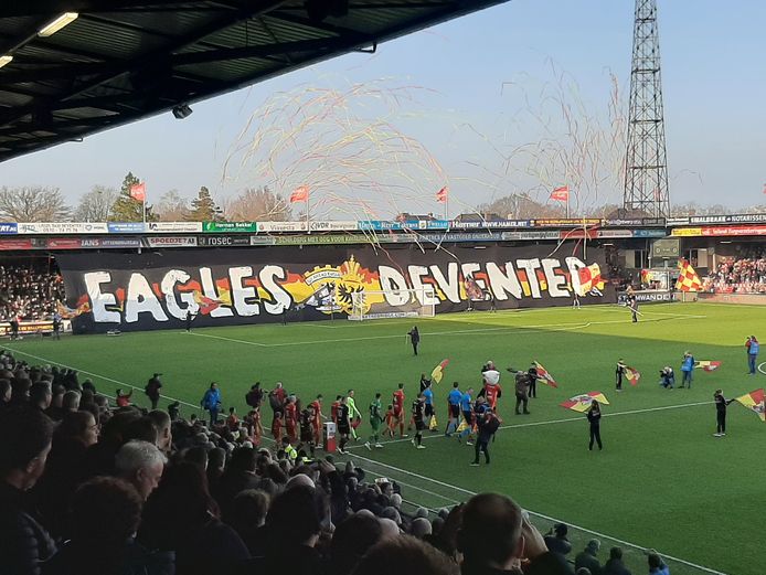 Seizoenkaarten van GA Eagles vliegen de deur uit: clubrecord na eerste ...