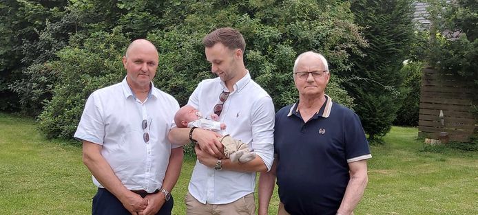 Julien maakt viergeslacht bij familie Fiers compleet | Zele | hln.be