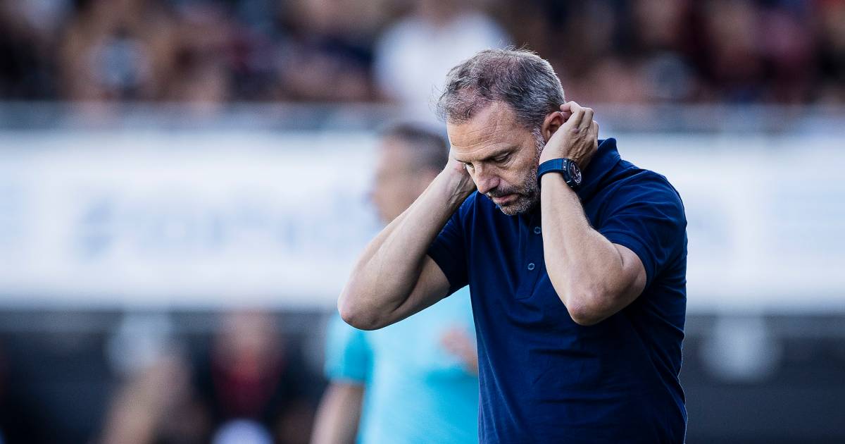 Ajax-trainer Maurice Steijn moppert op blunderende Jakov Medic: ‘Waarom ...