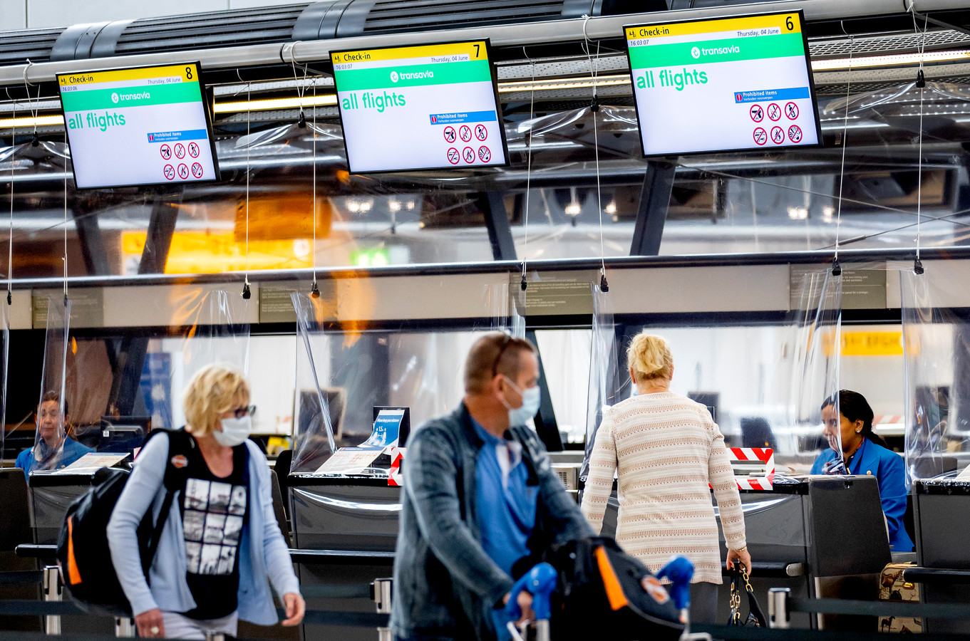 ‘Vliegtickets gemiddeld 20 procent goedkoper dan vorig jaar’ | Foto | ed.nl