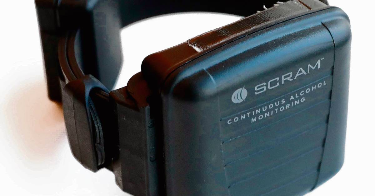 Novadic-Kentron experimenteert met alcoholmeter: enkelband registreert ...