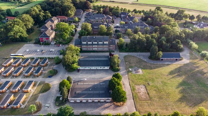 Uitbreiding azc Schalkhaar met statushouders valt kleiner uit, buurt ...