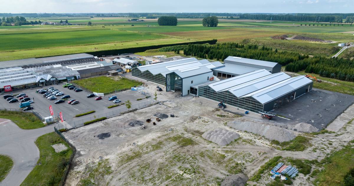 Twee joekels op het industrieterrein en nieuwe Intratuin geven entree ...