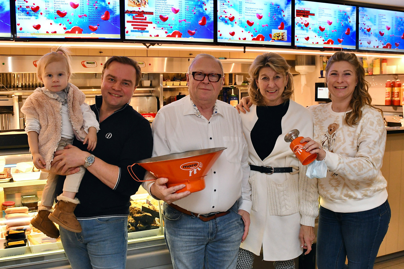 Zin in een kleintje met stoofvleessaus? Dit zijn de laatste échte frietkoten van de Mandelstreek ...