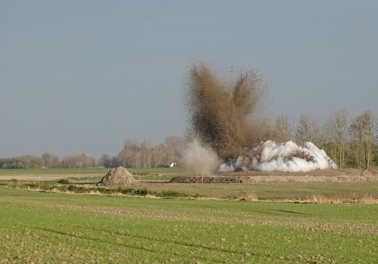 Ward viert Belgische Wapenstilstandsdag, maar moet zijn vakantiehuisje ...