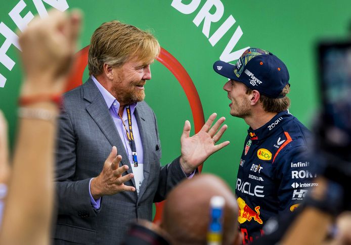 Fotobom van Willem-Alexander in Zandvoort krijgt bijna 11.000 likes ...
