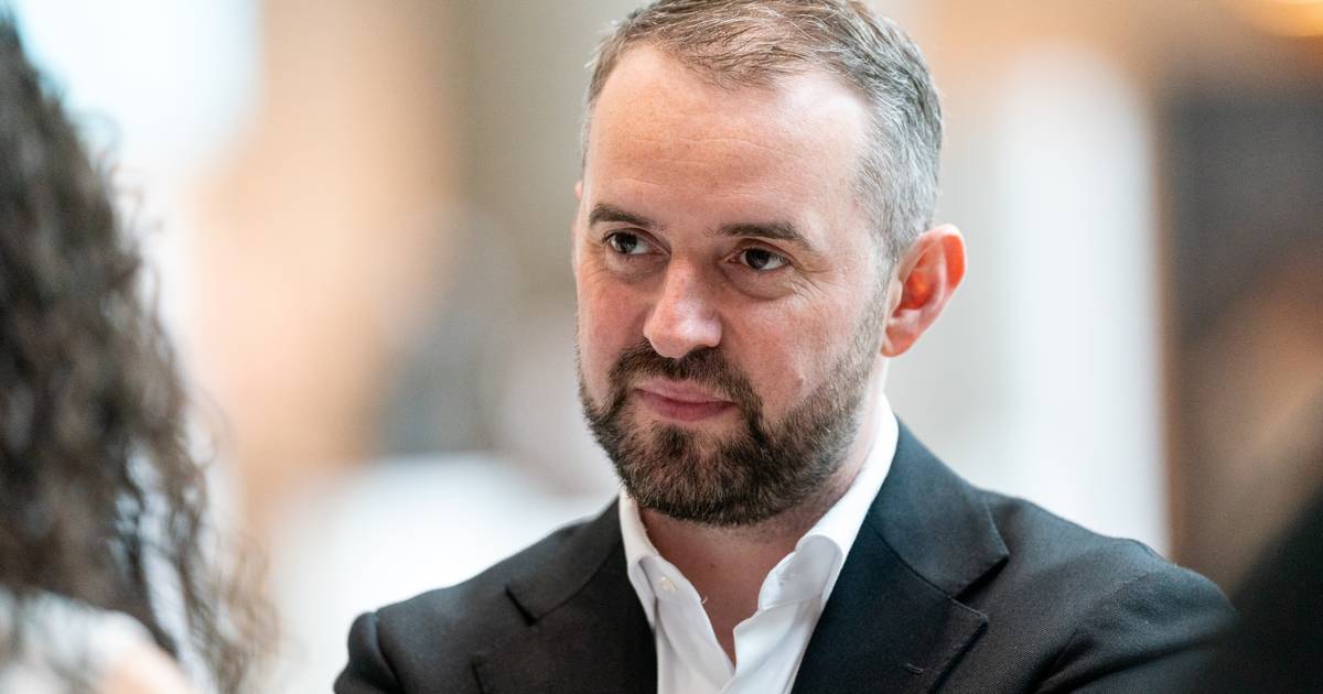 SP-leider Jimmy Dijk brengt stem uit in Groningen | Groningen | AD.nl