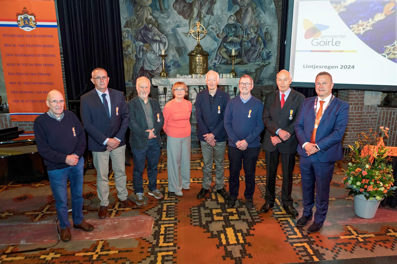 Nieuwe ridder doneert al halve eeuw bloed: het regent acht lintjes in ...