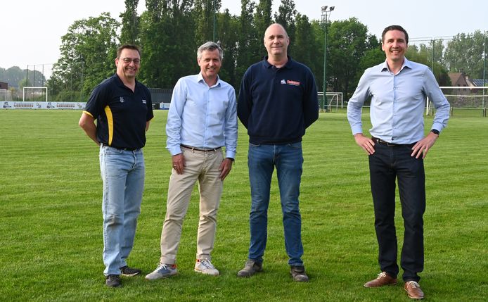 KSK Wavria gaat kunstgrasveld aanleggen: “Bij nat weer is trainen nu ...