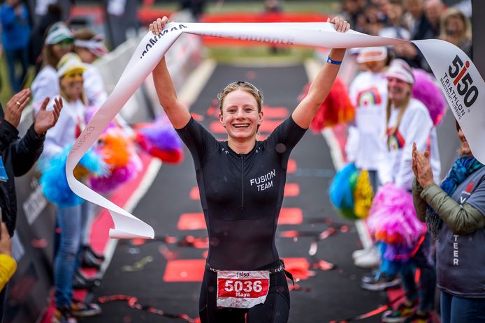 Triatlete Maya Kingma nadert de wereldtop: ‘Wow. Mijn eerste medaille ...