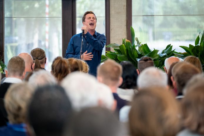 Vlaamse showbizz neemt afscheid van componist Stefaan Fernande: “De ...