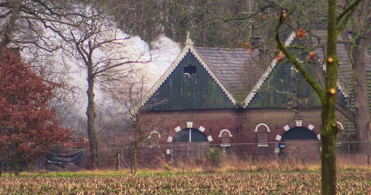 Brand in monumentaal bijgebouw van Erve 't Kromhof in Enschede ...
