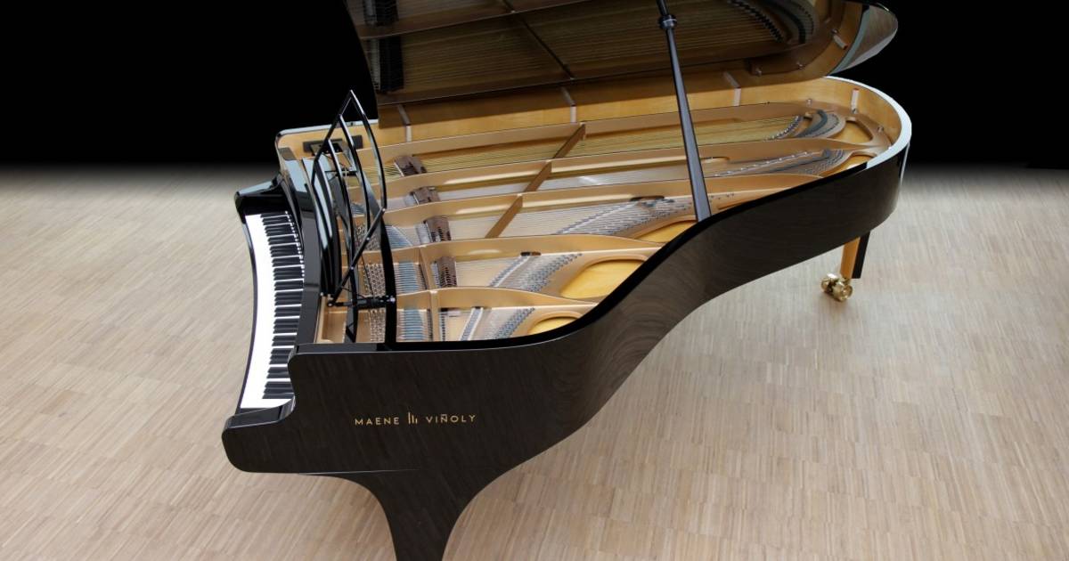 Maene brengt unieke vleugelpiano met gebogen klavier op de markt: “Geen ...