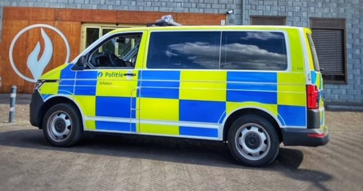Nieuwe combi met Battenburgpatroon voor Schotense politie: “Tot vier ...