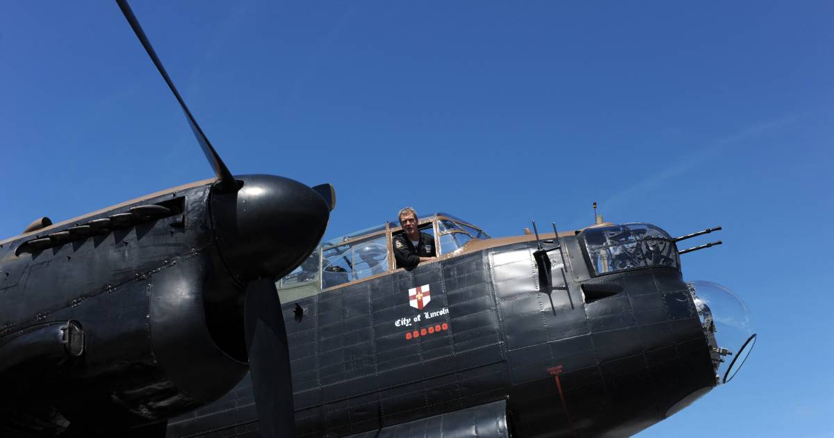 De enige Britse Lancaster-bommenwerper die nog vliegt, komt op 4 mei ...