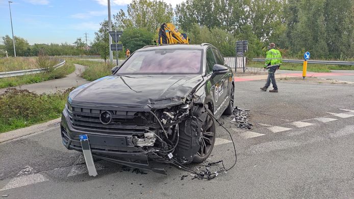 Ongeval tussen auto en vrachtwagen op Kanaalweg: geen gewonden ...