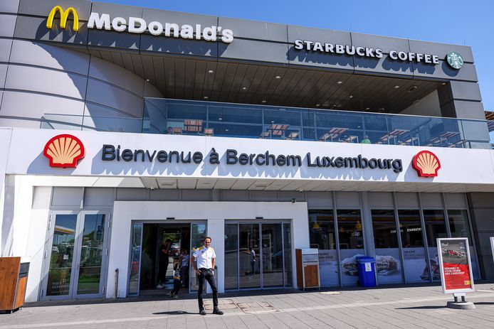 Een dagje op het grootste én properste tankstation ter wereld, ‘Aire de ...