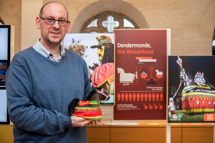 Voortaan kun je ook knuffelen met het Ros Beiaard | Dendermonde | hln.be