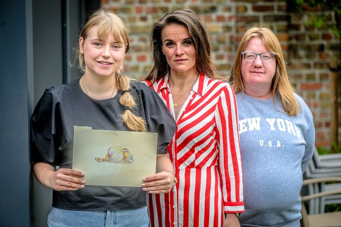 Minne (20) maakt 13 kunstwerken over armoede: “Keuze voor naaktheid is ...