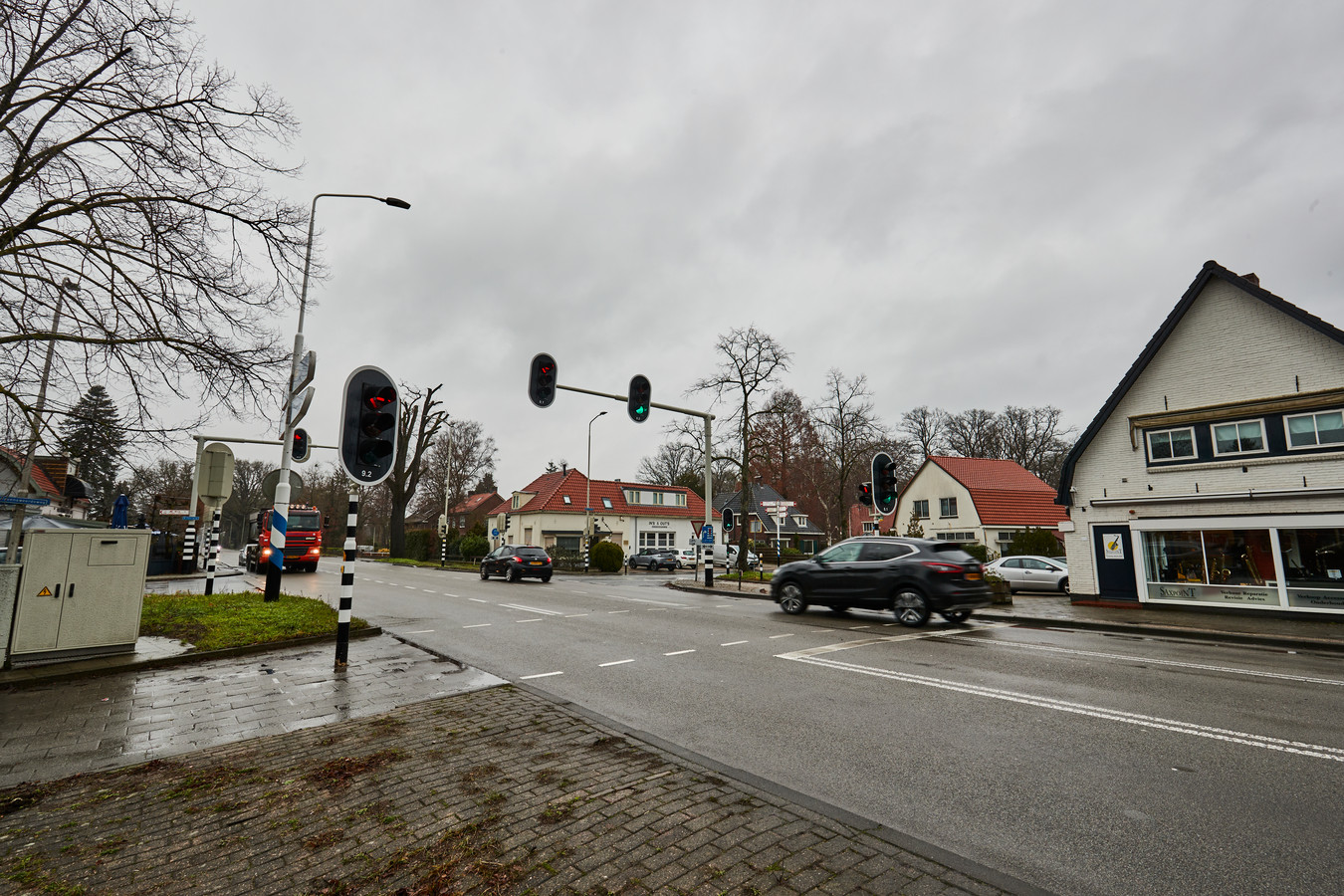 Na jaren van uitstel wordt gevaarlijke weg tussen Deventer en Zutphen eindelijk aangepakt | Foto ...