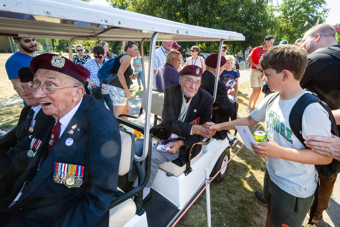 Zegetoer laatste veteranen Tweede Wereldoorlog tijdens 75ste Airborne ...