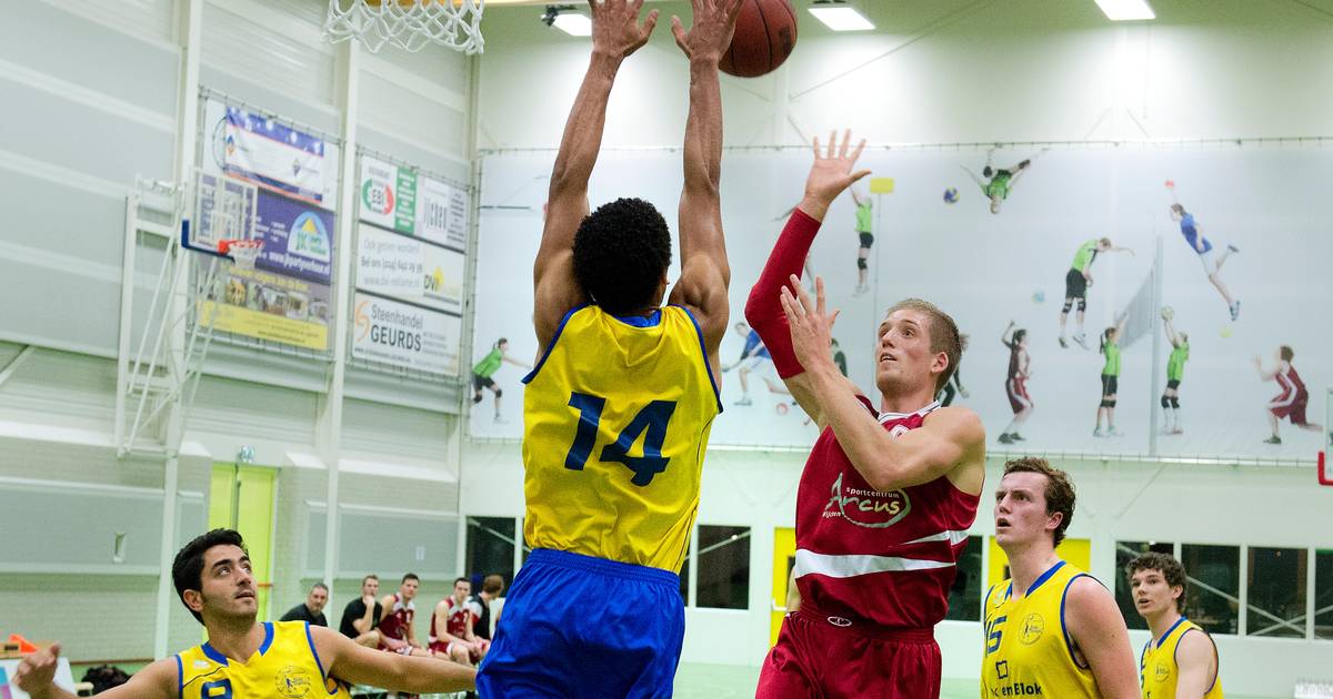 Basketballers Wyba winnen streekduel van Pluto | Sport Nijmegen e.o ...