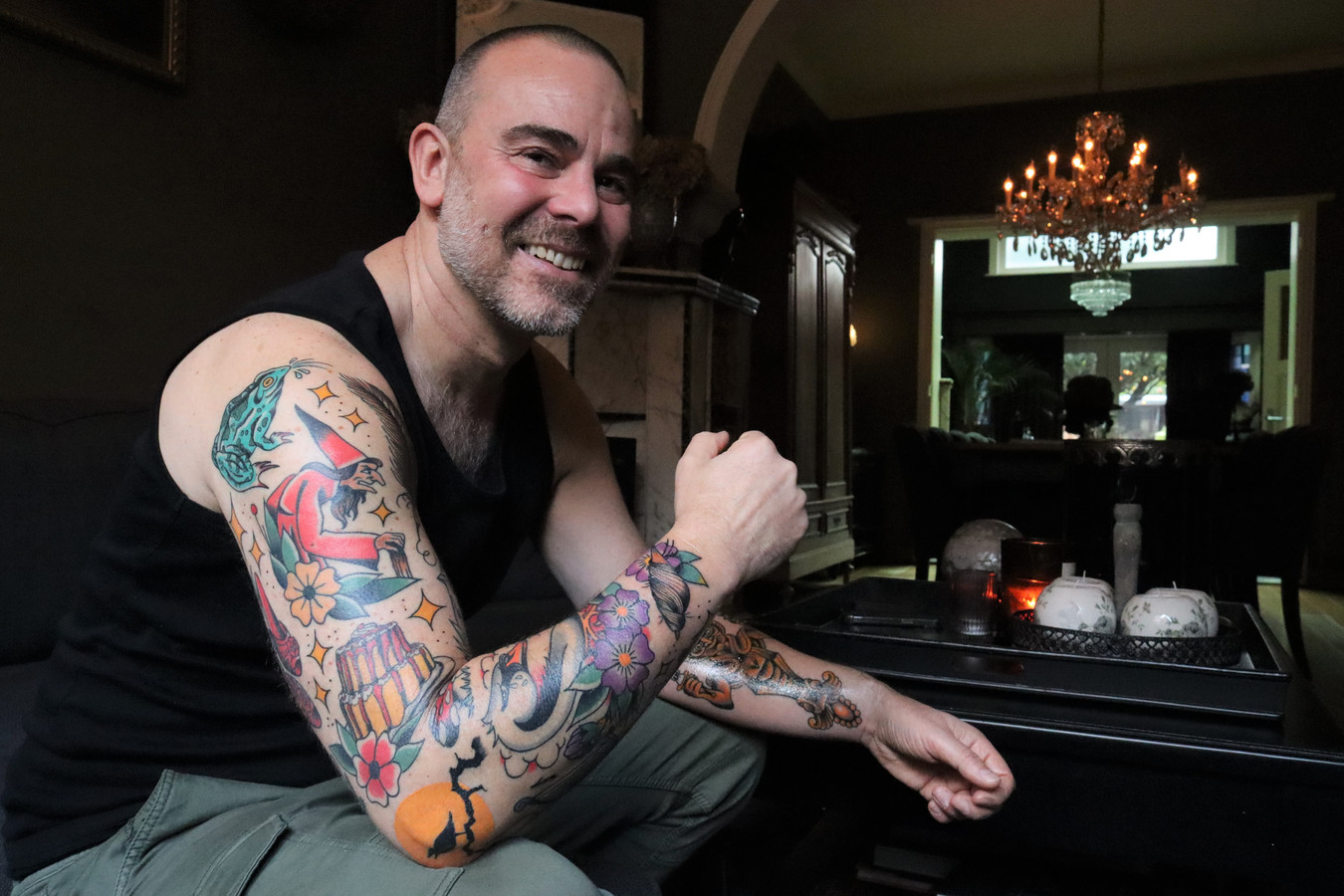 Gunther (50) laat sprookjesbos op arm zetten: “Sommige mensen kopen een ...