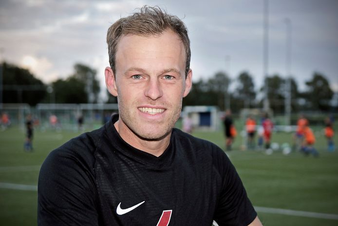 Vissers en dorpsclub Erp gaan met de bus op weg naar handhaving: ‘Dan ...