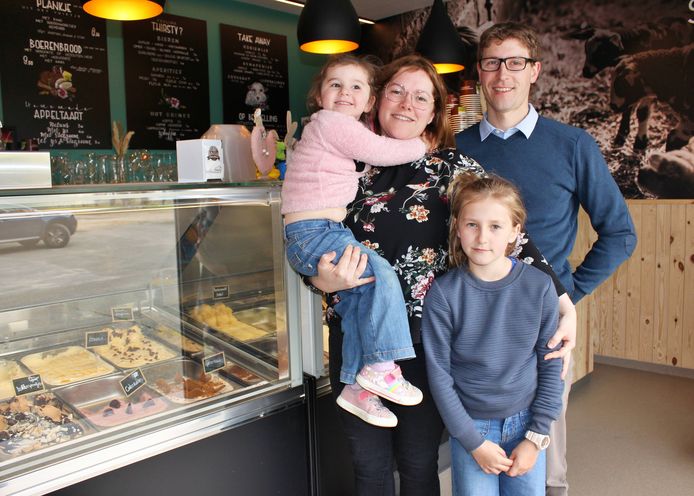 Eline Claeys neemt hoeve Macarel over van ouders en breidt het uit met ...