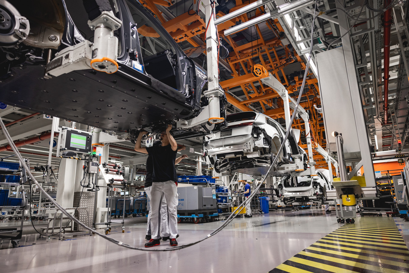 Zoveel energie steken autofabrieken in een CO2-neutrale toekomst | Foto ...