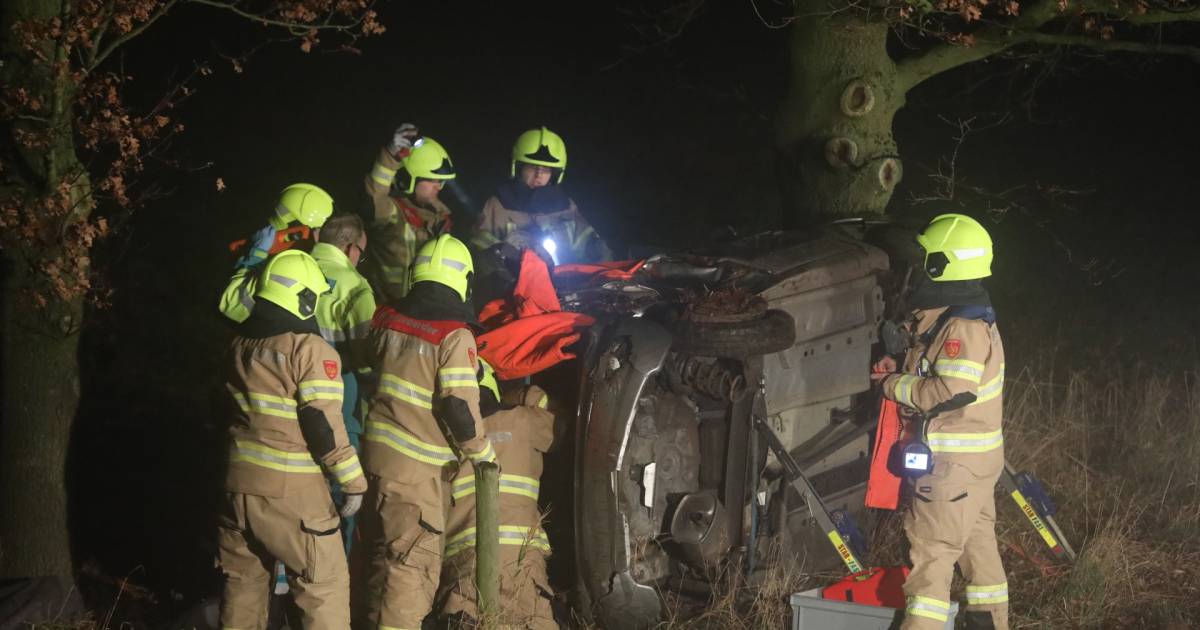 Vrouw drie kwartier bekneld in auto na ongeluk op de A348 bij Ellecom ...